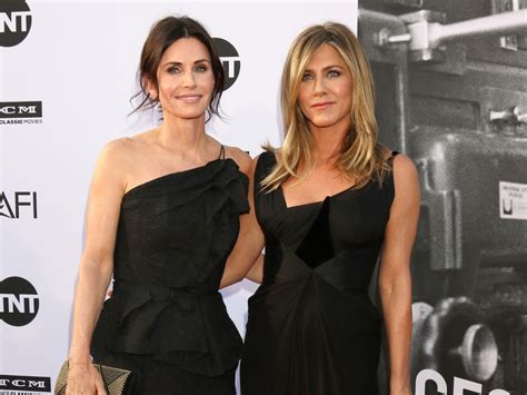 Jennifer Aniston Is Wary About Courteney Cox S Relationship