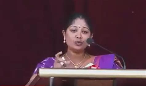 யாழ் பாடசாலை ஒன்றில் பொம்பிளை லோயர் சொன்ன சில முக்கிய தகவல்கள் இதோ அவதானம் Vampan