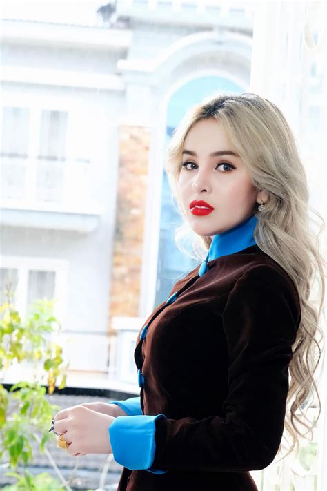 ពុទ្ធោ បែកធ្លាយ រូបពីមុនរបស់ដេនីក្វាន់ ដូច២ភពផ្សេងគ្នា Khmerload Cambodia Latest News