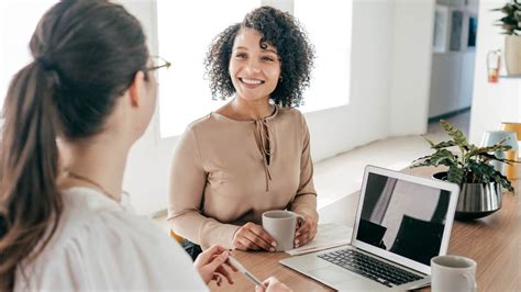 Recruiters Approve Womans Hack For Secretly Reading Notes During An Interview YourTango