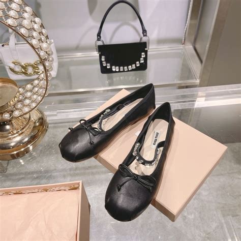 Балетки Miu Miu купить с доставкой по выгодным ценам в интернет магазине Ozon 1353974878