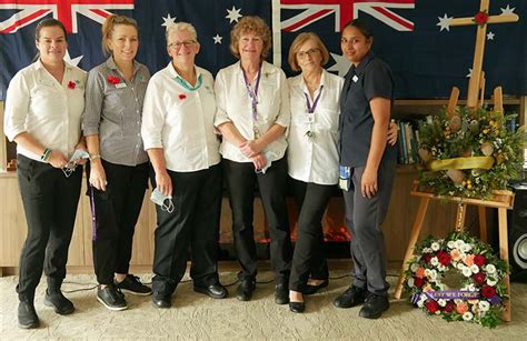 Nsw Governor Lays Anzac Wreath At Woolgoolga Retirement Village News Of The Area