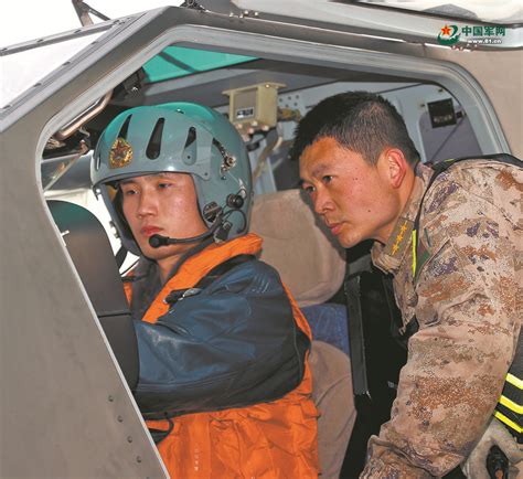 火箭弹打击海上目标！第72集团军陆航旅多机型多弹种射击训练 新华网客户端
