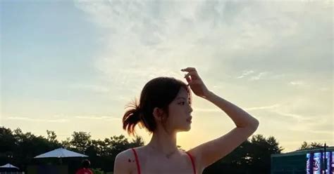 모모랜드 출신 데이지 비키니