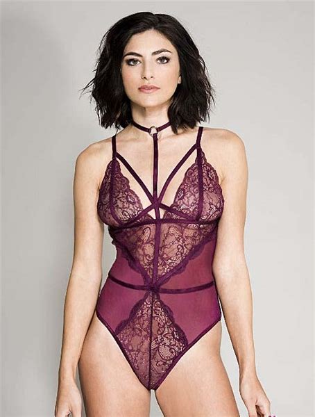 Slimming Design Strap Neck Lace Teddy