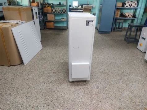 Servo Stabilizer With Builtin Isolation Transformer At Piece Three Phase Automatic