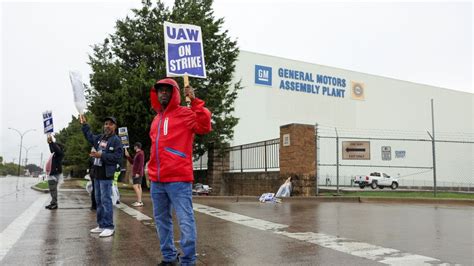 Gm Rank And File Ratify Labor Deal Ending Threat Of A Renewed Strike