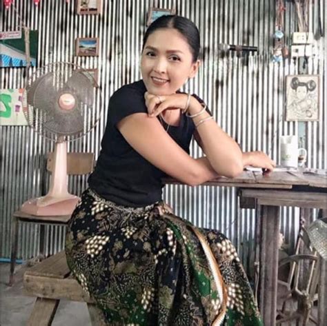 Siriporn ~ ชิวิตที่อยู่ด้วยความดี เราจะอยู่อย่างไม่เห็นแก่ตัว ~ ชีวิตที่อยู่กับปัจจุบัน