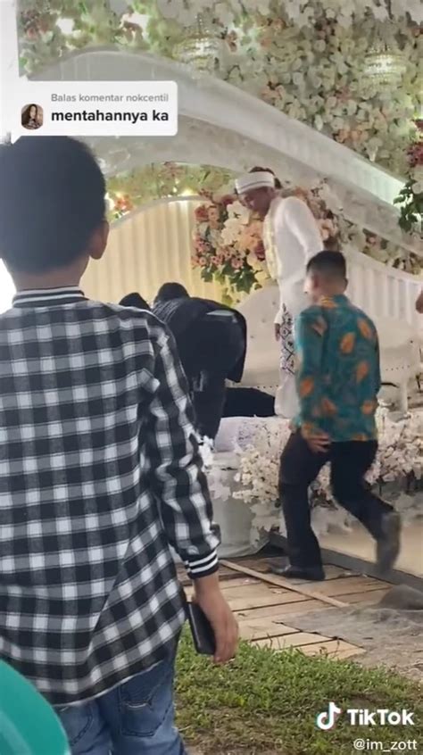 แขกแตกตื่น เจ้าสาวล้มฟุบ กลางงานแต่ง หลังพ่อสวมกอด พร้อมเบื้องหลังสุดเศร้า