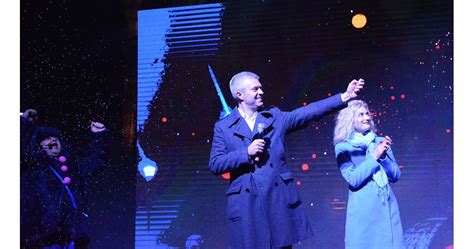 Благомир Коцев и министърът на туризма Зарица Динкова запалиха светлините на Коледната елха във