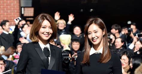 [사진]소녀시대 수영 유리 함께 졸업해요