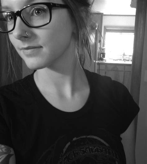 Pin By Richelle Solanto On Girls With Glasses Are Cute Girls With Glasses Real Women Glasses