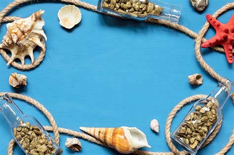 불가사리 조개 밧줄 및 파란색 배경에 돌이있는 병이있는 여름 인테리어 장식 공간을 복사합니다 정물 플랫 레이 0명에 대한 스톡 사진 및 기타 이미지 Istock