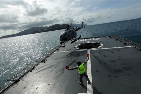 Officials Bodies Recovered In Search For Airasia Flight Qz8501 Saigoneer