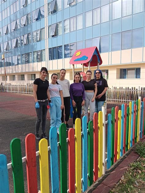 Тийнейджъри с подарък за Уни Хоспитал МБАЛ Уни Хоспитал