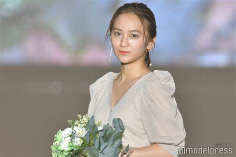 画像4 21 岡田結実、第1子出産を発表 直筆美文字で報告「成長していく我が子に、驚きと感謝、そして、焦りが止まらない日々です」25年4月