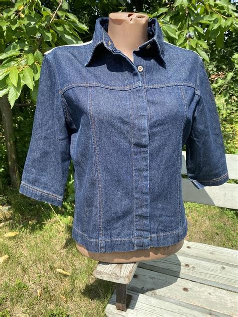 Джинсова курточка — ціна 75 грн у каталозі Куртки Купити жіночі речі за