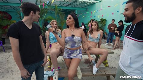 Money Talks Block Party Porn Picture Gallery PornHat