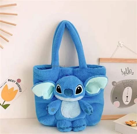 Чанта за рамо на Стич Аксесоари София Размери 35х28х12 см Разгледайте и другите обяви