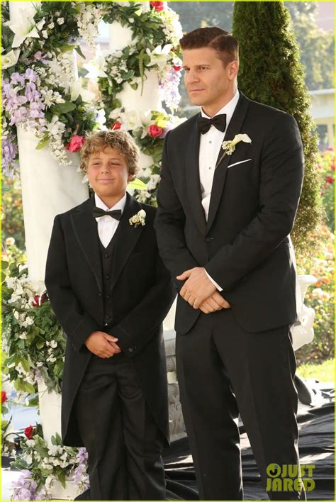 Bones Wedding Booth And Bones Get Married See Wedding Pics Photo