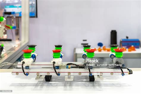 흡입 컵 그리퍼 집합 자동 장치 공기 사지 키트 시스템 빨아들이기 위한 픽 앤 플레이스 또는 운송 공작물 또는 제품 제조