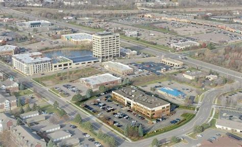 Tareen Development Partners Acquires Town Centre Plaza In Eagan And