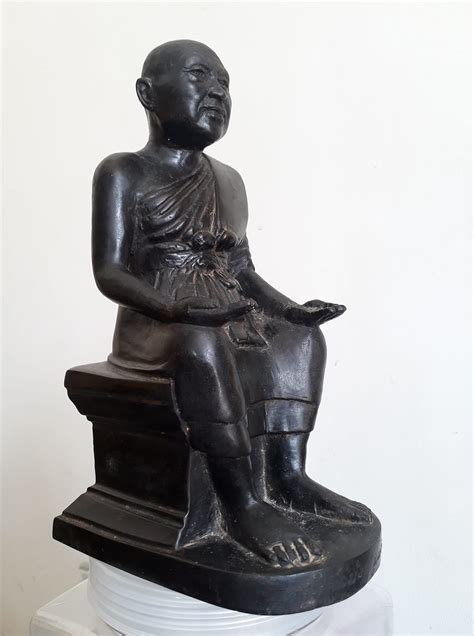 หลวงพ่อน้อย พุทธศร วัดลาดปลาเค้า และ วัดถุมงคล ที่ออกโดยวัดลาดปลาเค้า Facebook