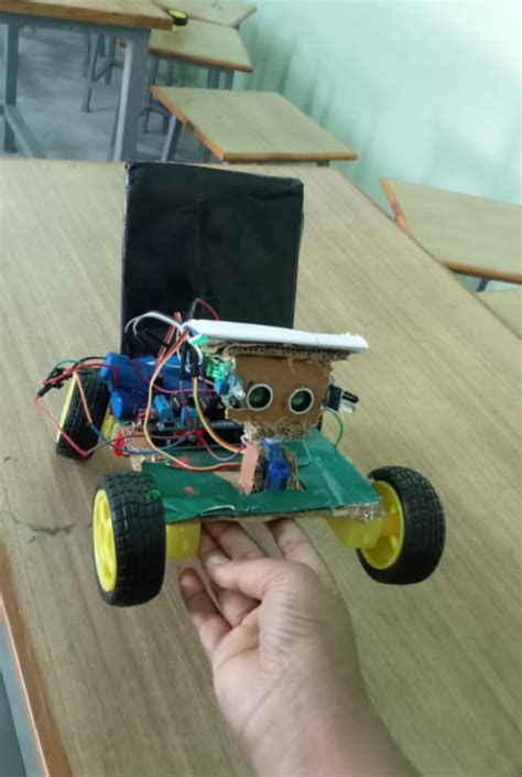 Human Following Robot Avishkaar Project