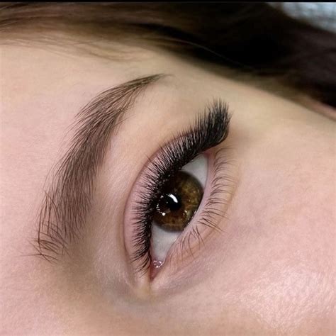 Милые девушки и дамы приглашаю Вас на процедуру наращивания ресниц ️ ️Принимаю в новом городе