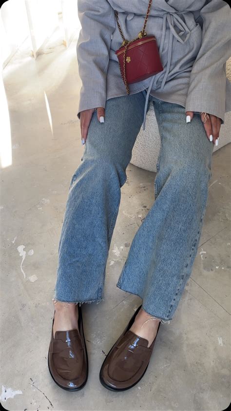 ЖІНОЧЕ ВЗУТТЯ🤍босоніжки👡лофери👞туфлі👠козаки👢чоботи👢черевики👢 Ну такіііі вже стильні ці клоги🔥🔥