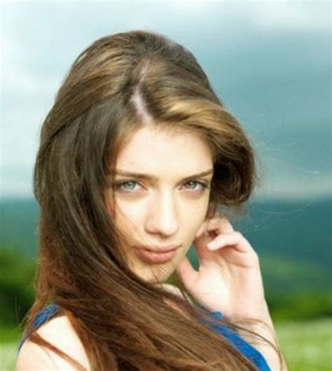 ბუნებრივად ლამაზი ქართველი ქალები