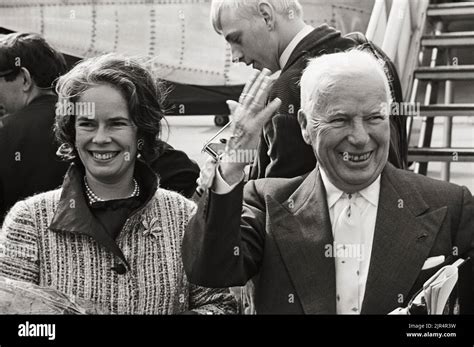 Charlie Chaplin And Oona Oneill At The Airport 23 June 1965 Stock