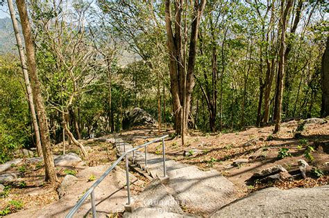 วัดเขาช่องลม ศรีราชา สักการะท้าวเวสสุวรรณทรงราหู