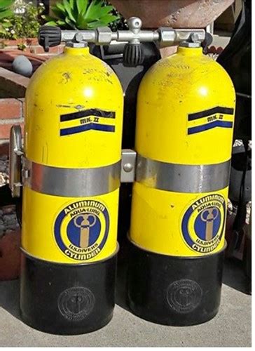 Vintage Us Divers Aqua Lung Scuba Tanks Twin Double Chescrowel Flickr