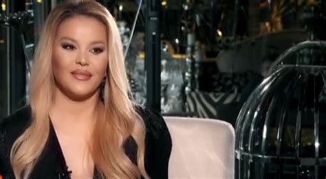 Деси Слава вече не е шишкава няма да повярвате колко отслабна СНИМКА