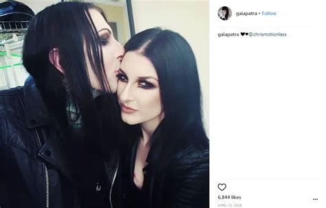 Chris Motionless Relationship With Girlfriend Artistic And Rare