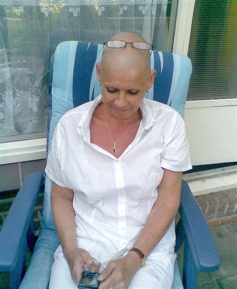Hairdare Over50 Bald Smooth Headshave Closeshave Baldwoman