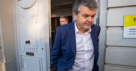 Somers “unia Laat Mensen In De Steek” Binnenland Hlnbe