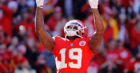 Josh Gordon Signs With New Team After Chiefs Waive Him