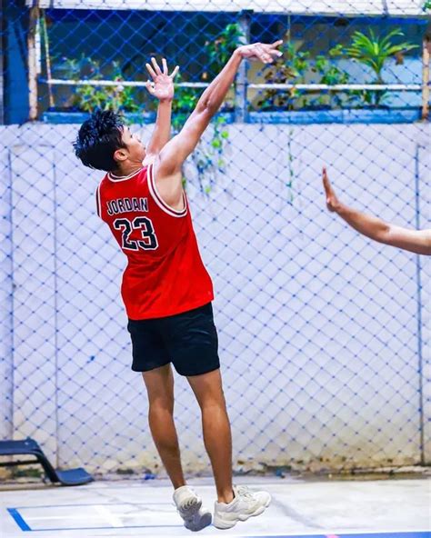 6 Portraits Of Arie Nugroho Star Of The Soap Opera Dari Jendela Smp Playing Basketball