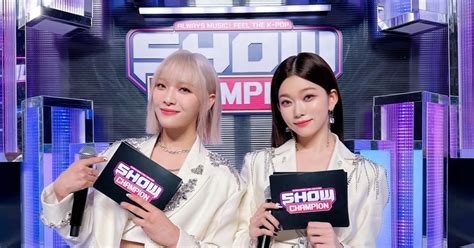 빌리 츠키·문수아 음방 Mc 데뷔 설레…1위 트로피도 받고파