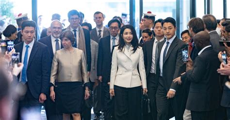 프랑스 대사관 개관식 참석하는 김건희 여사