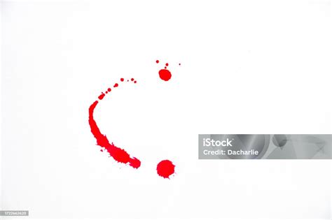 피가 튄다 수채화의 붉은 얼룩 핏자국의 할로윈 드롭에 대한 현실적인 피 묻은 튄 자국 피에 대한 스톡 사진 및 기타 이미지 Istock