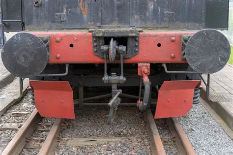 오래 된 증기 기관차에 더 큰 세부 사항 무거운 철 부분 부품의 기관차 클로즈업 0명에 대한 스톡 사진 및 기타 이미지 0명
