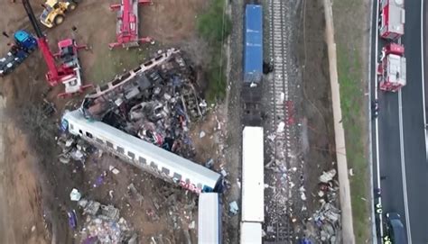 Грчкиот министер за транспорт поднесе оставка по трагедијата Ohridsky