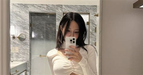 효민 밑 가슴 드러낸 언더붑 패션···관능미 폭발