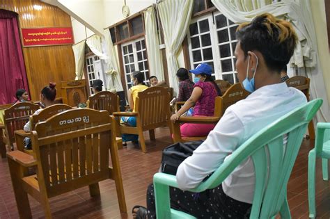 Dvb ပုသိမ် ဟွာဘိုတိုင်းမ်အထည်ချုပ်စက်ရုံက အလုပ်ထုတ်ခံရသူ ၁၀၀ ကျော်ကို အလုပ်ပြန်ခန့်မည်