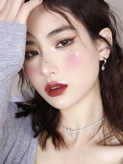 浓郁氛围感猫眼妆容 太喜欢今天的小妆啦！！！ 猫眼的感觉 搭配t