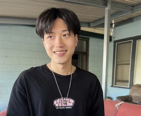 Yu Kai En 25 Looking In Hobart Au