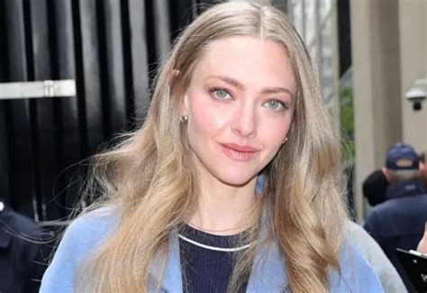 Amanda Seyfried Age Height Weight Net Worth Career And More